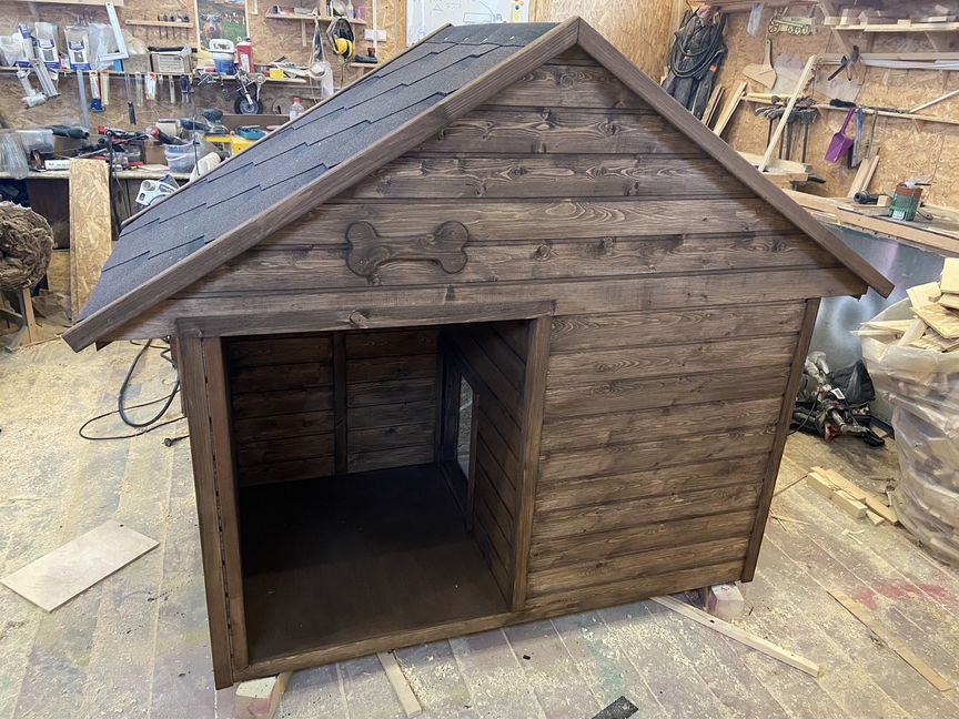 Будка для собаки утепленная с двухскатной крышей