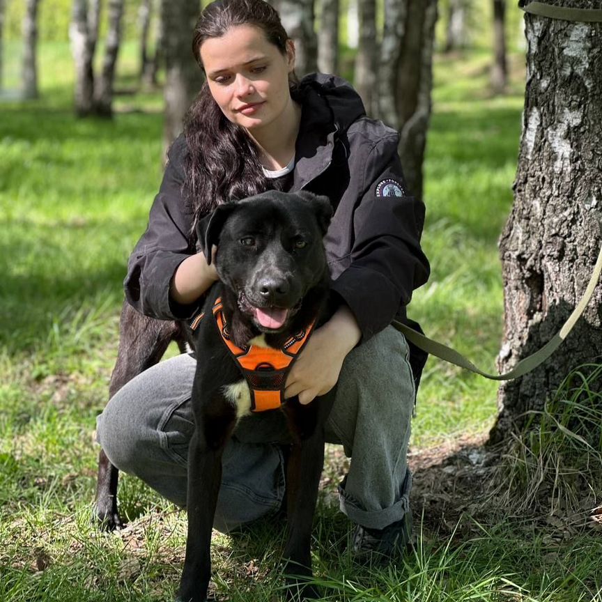 Молодой мальчик верит в чудо