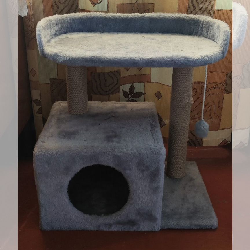 Кошачий домик с когтеточкой