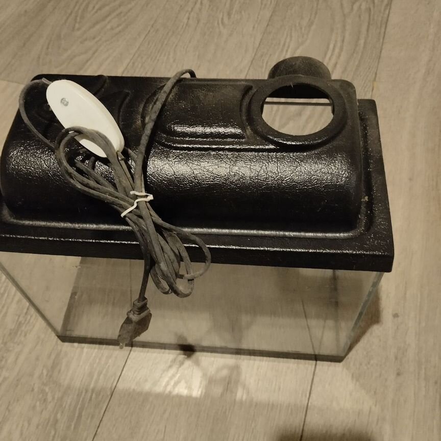 Аквариум для рыбок с подсветкой (10 л)