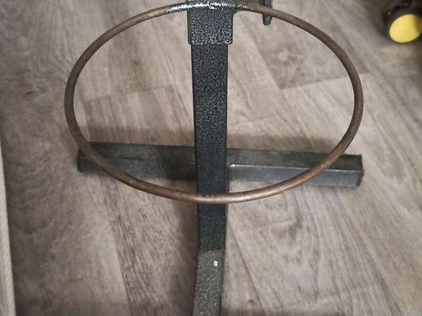 Подставка для кормления собак