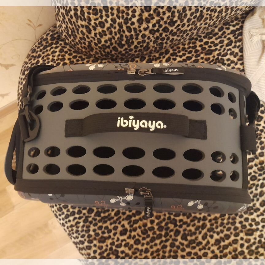 Переноска для собак и кошек