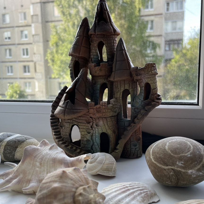 Замок для аквариума