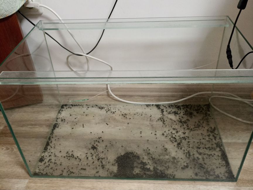 Аквариум с трещиной