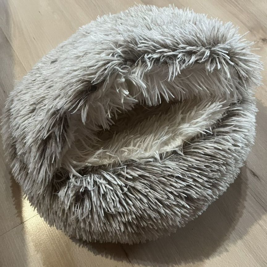 Лежанка для кошек и собак