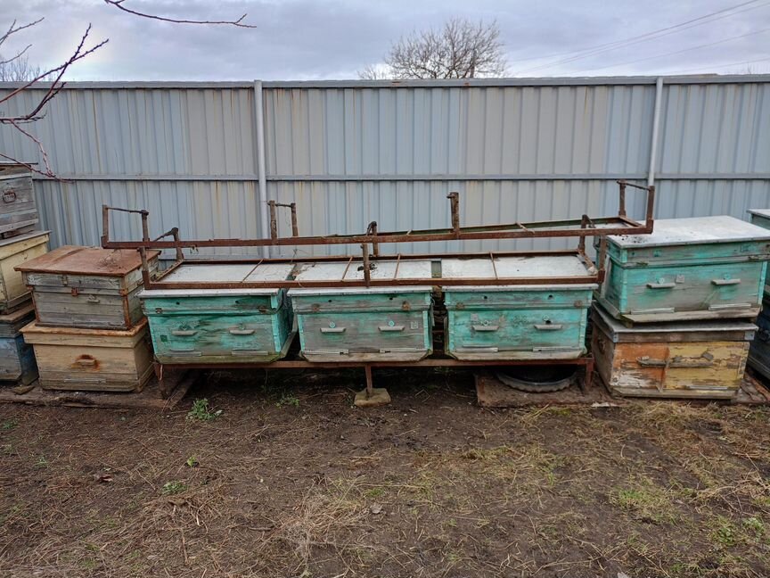 Улики для пчел лежаки