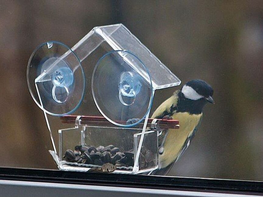 Кормушка для птиц на окно прозрачная "Балкон"