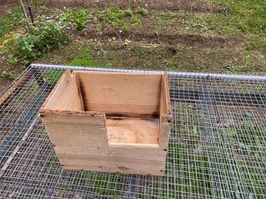 Кормушки, маточники для кроликов