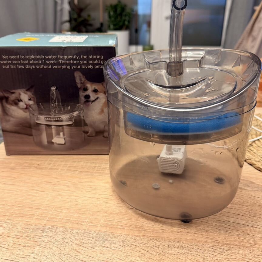 Фонтан поилка для кошек и собак