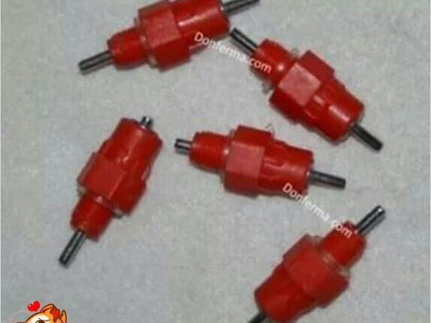 Нипельные поилки для кур