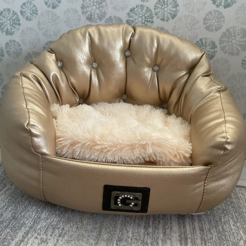 Лежанка для кошек