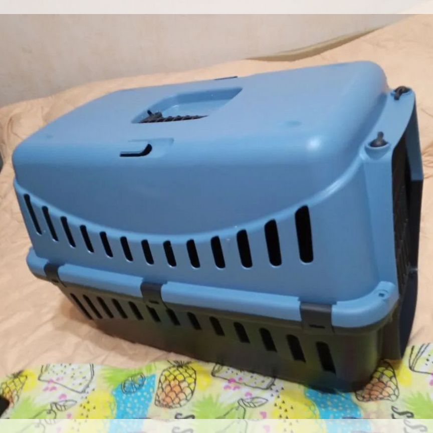 Переноска для кошек и маленьких собак