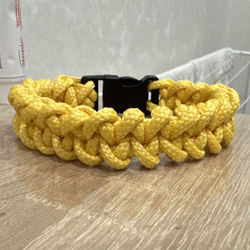 Ошейник из паракорда