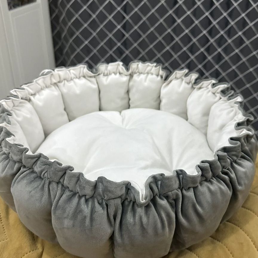 Лежанка для маленьких собак