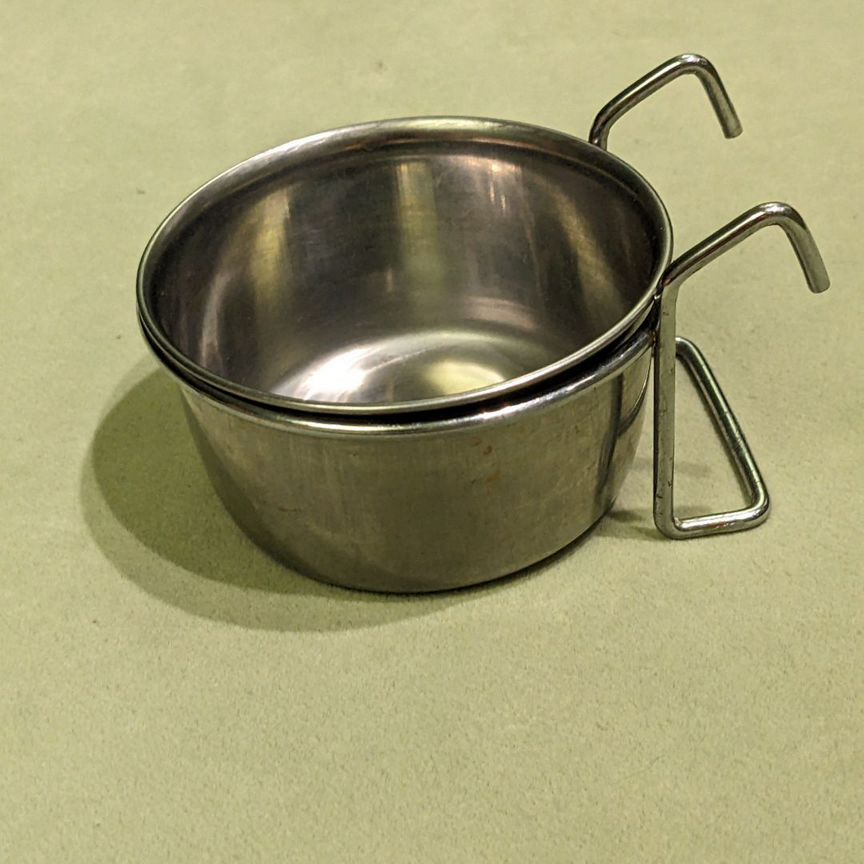 Миска для животных с креплением на клетку