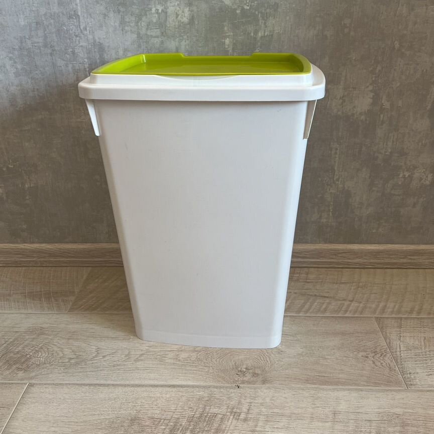 Контейнер для корма Ferplast