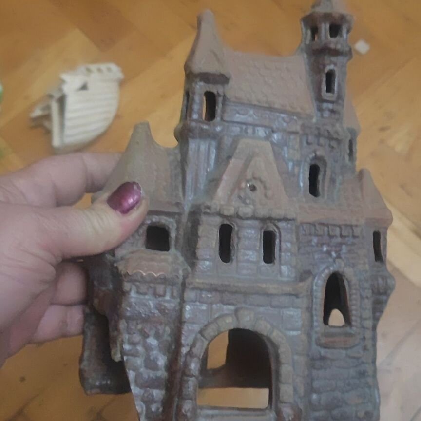 Грот, раковина, искусственные растения, грунт