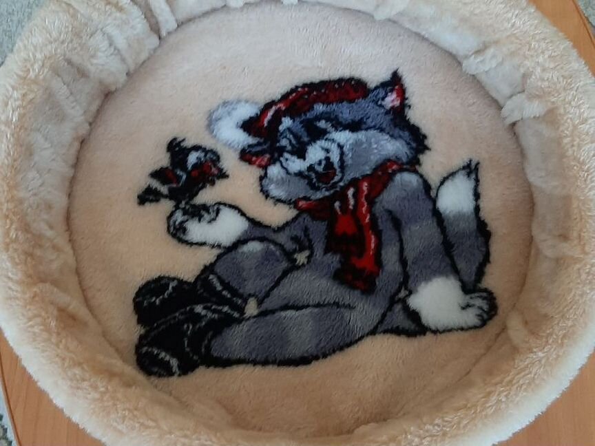 Лежанка для кошек бу