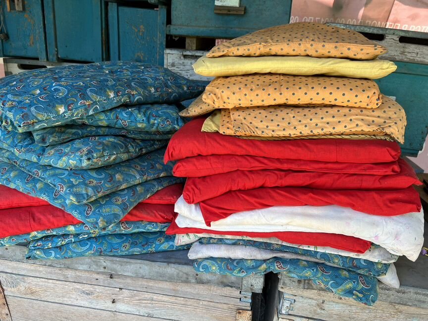 Пчеловодные подушки много