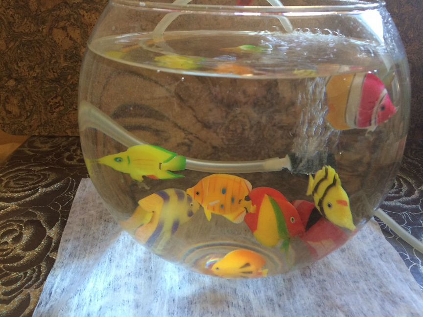 Релакс -аквариум с 10 пластиковыми рыбками