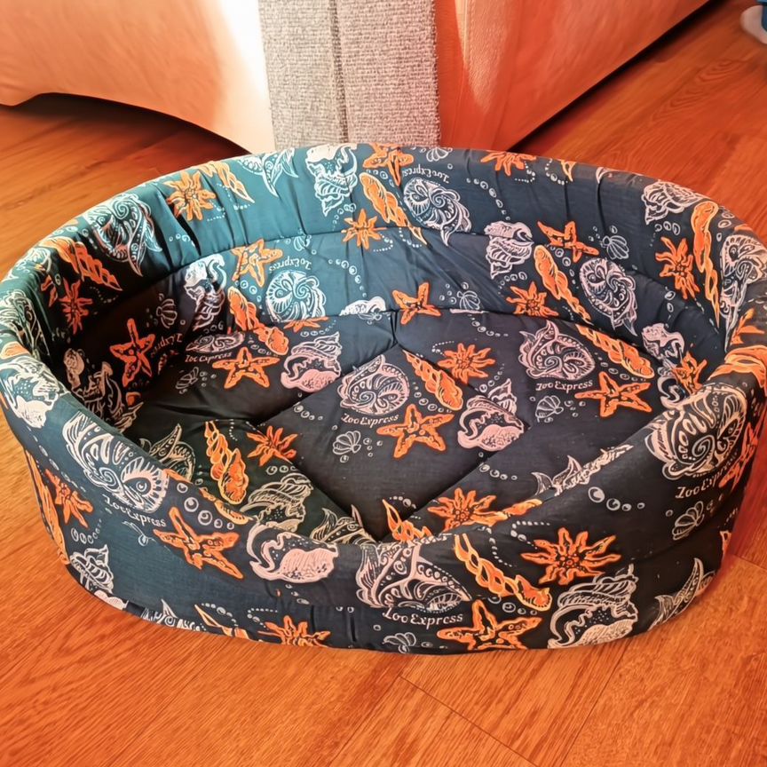 Когтеточка и лежанка для кошек