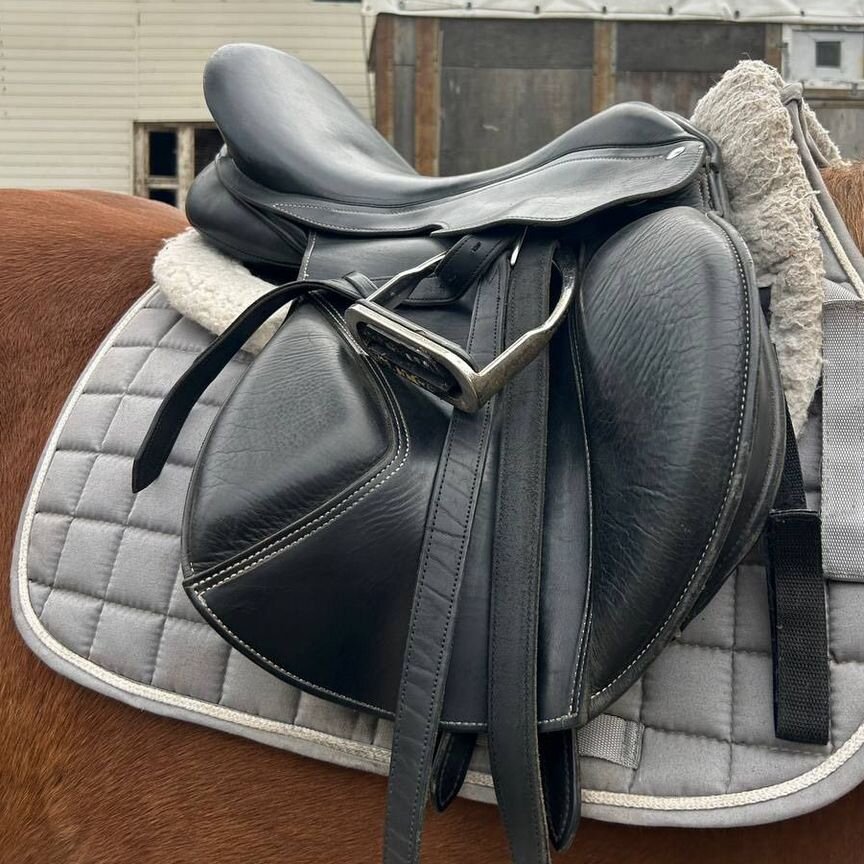 Седло для лошади