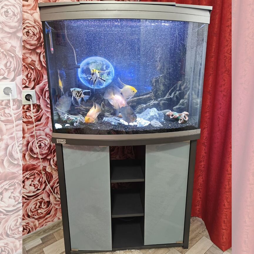 Аквариум с тумбой