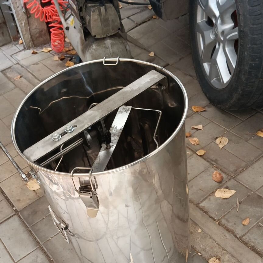 Медогонка ручная на 2 рамки