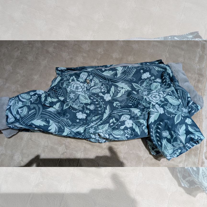 Зимний комбинезон для собаки мелких пород