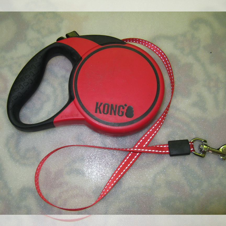 Поводок рулетка для собак kong,до 30 кг