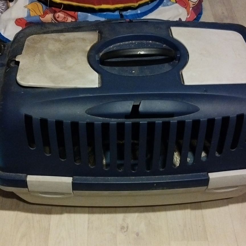 Переноска для кошек пластиковая бу