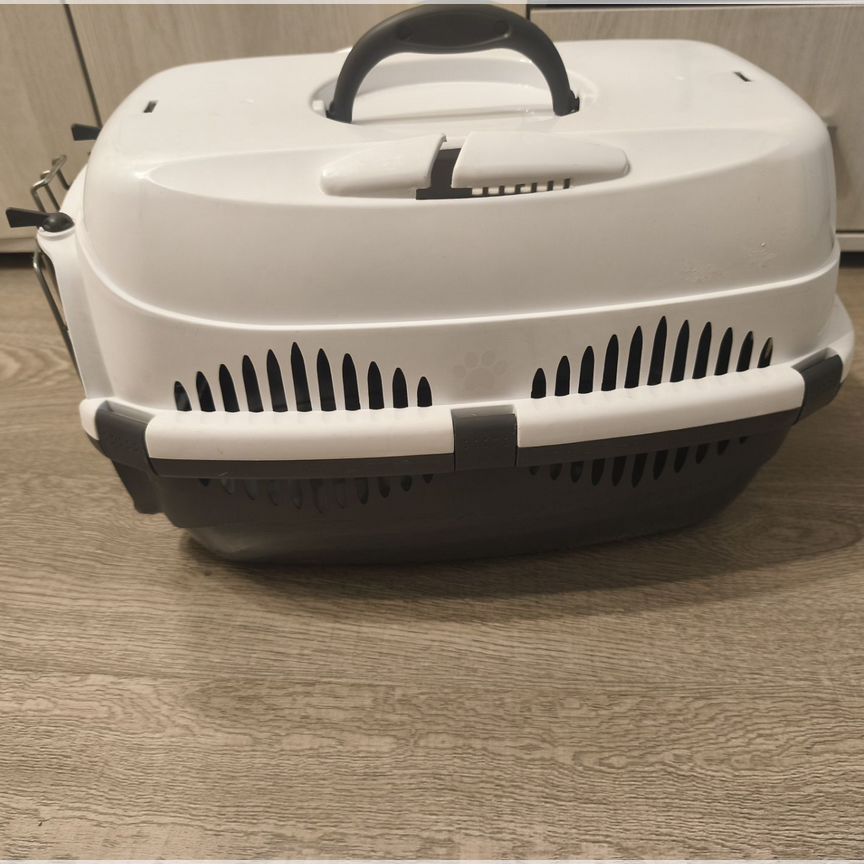 Переноска для кошек и собак