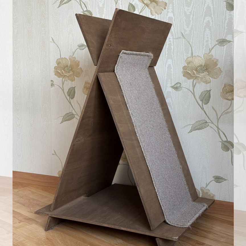 Разборный домик-когтеточка для кошек дерево