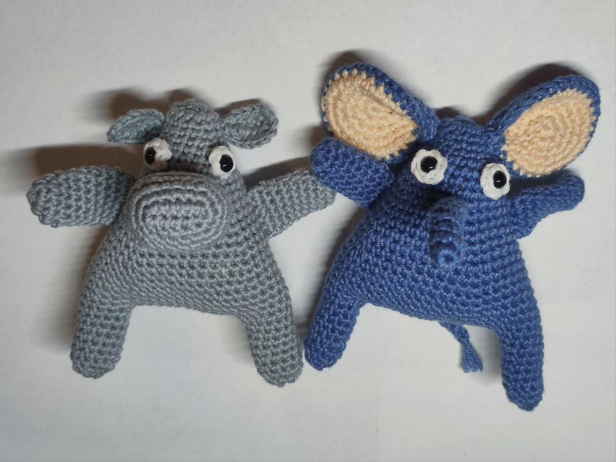 Вязаные игрушки слонёнок и бегемотик
