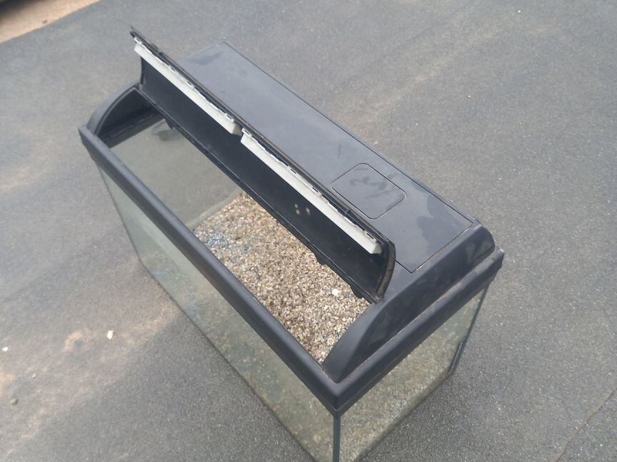 Продам аквариум 63л