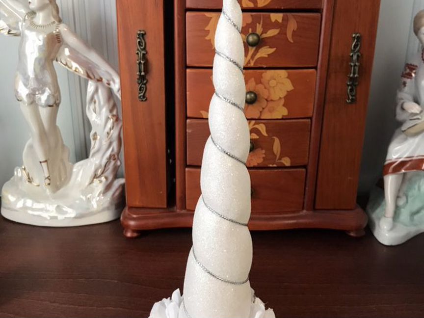 Рог для лошади для фотосессии