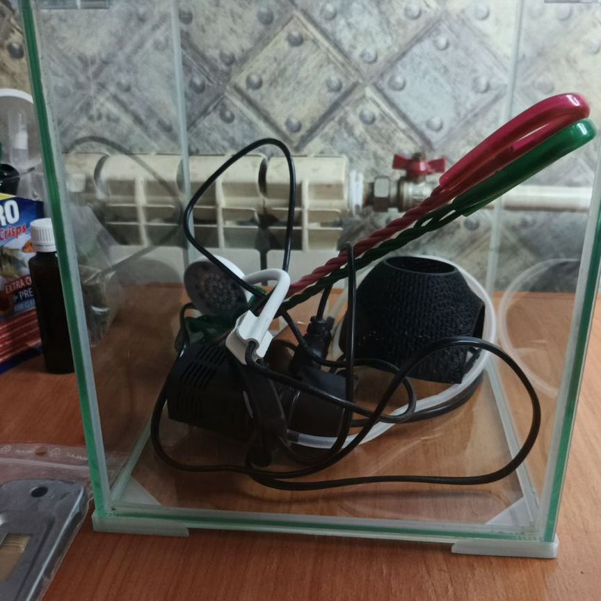 Продам аквариум бу куб на 20 литров