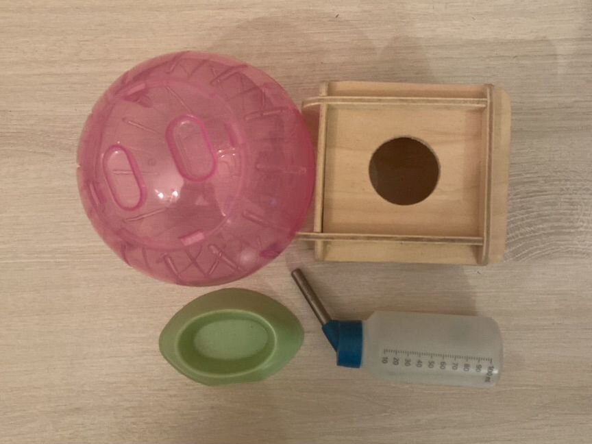 Прогулочный шар,поилка.домик для хомяка