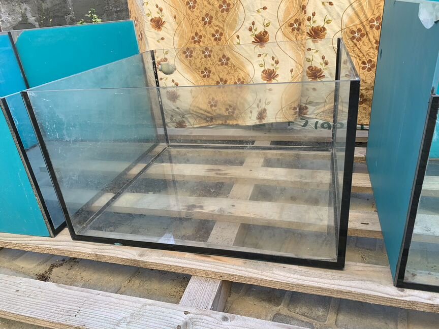 Аквариумы / емкости для рыбы (3 шт)