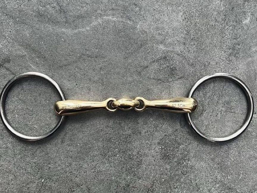 Трензель для лошади