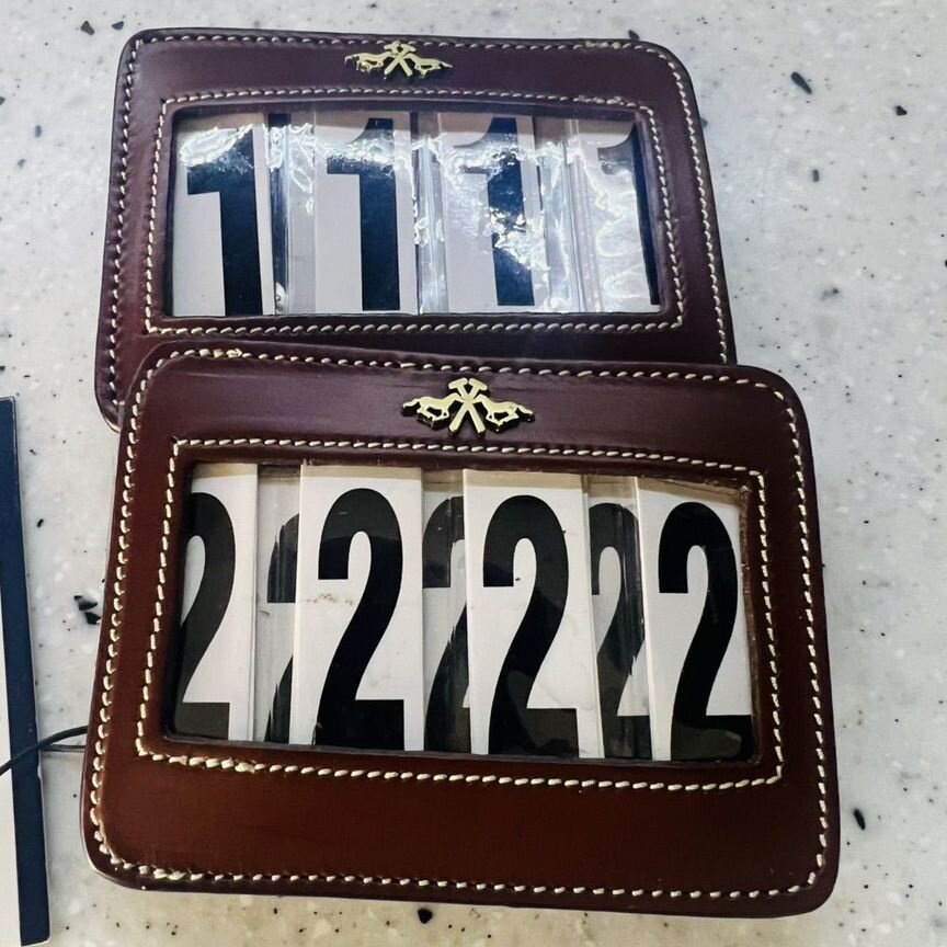 Стартовый номер на уздечку лошади