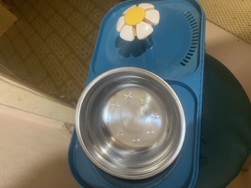 Авто поилка с кормушкой