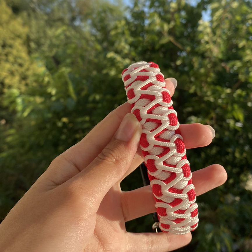 Ошейник из паракорда