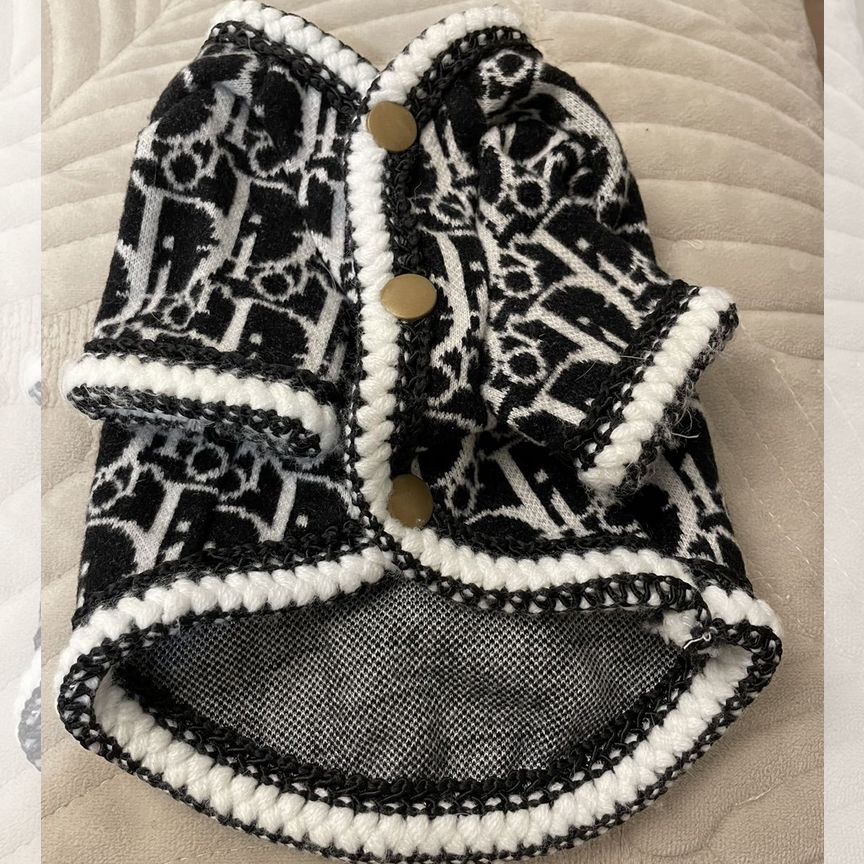 Кофточка на маленькую собачку