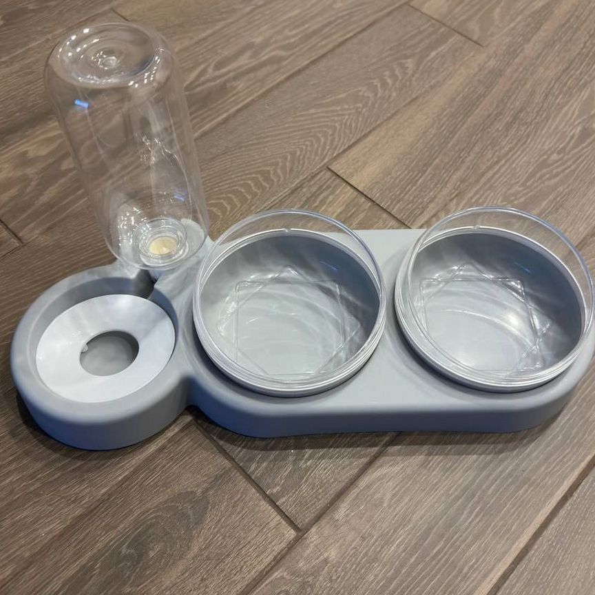 Двойная миска с поилкой для собак и кошек