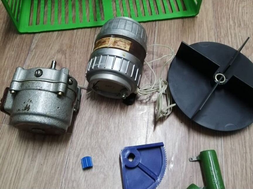 Инкубатор ипх-10 петушок запчасти