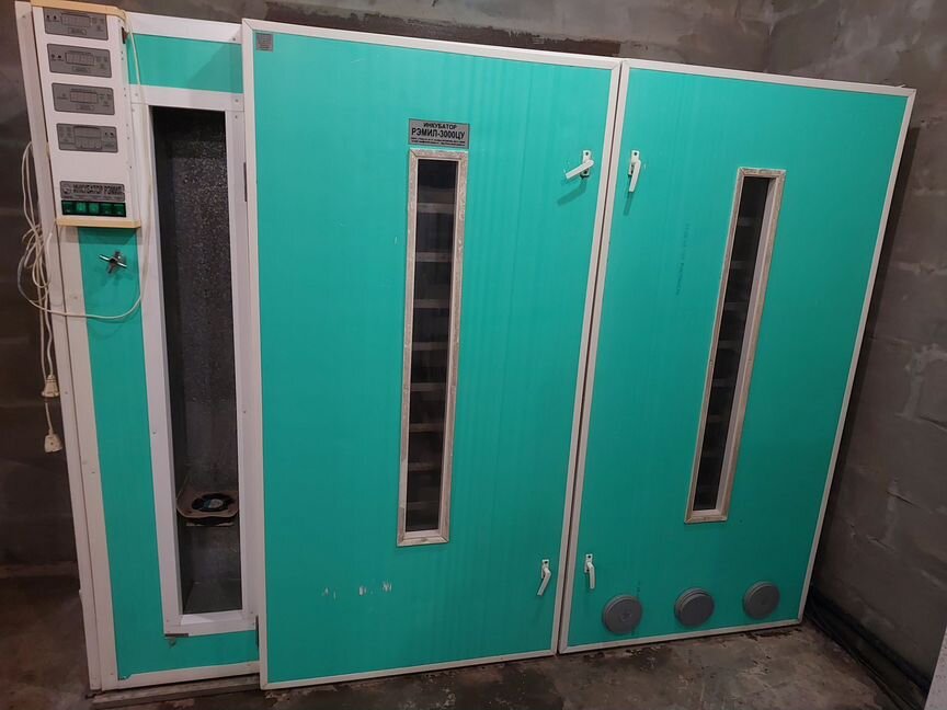 Инкубатор Рэмил на 3000 яиц