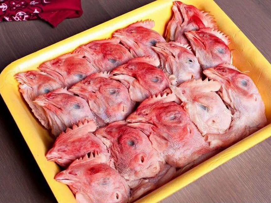 Куриные головы на корм животным