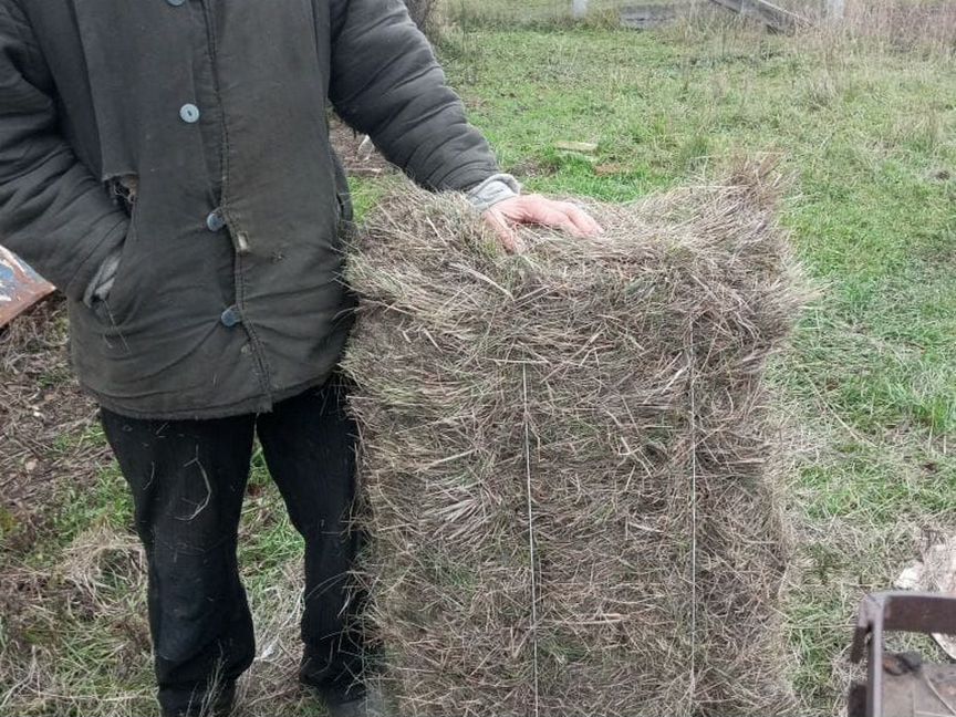 Сено в кипах