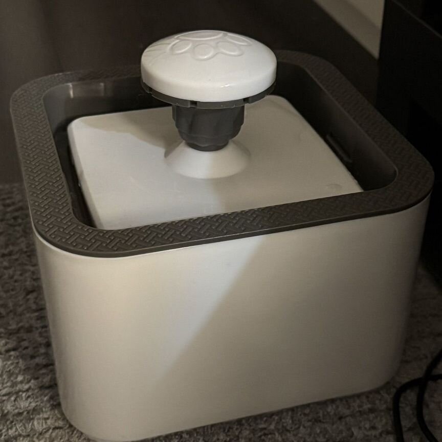 Фонтан поилка для кошек